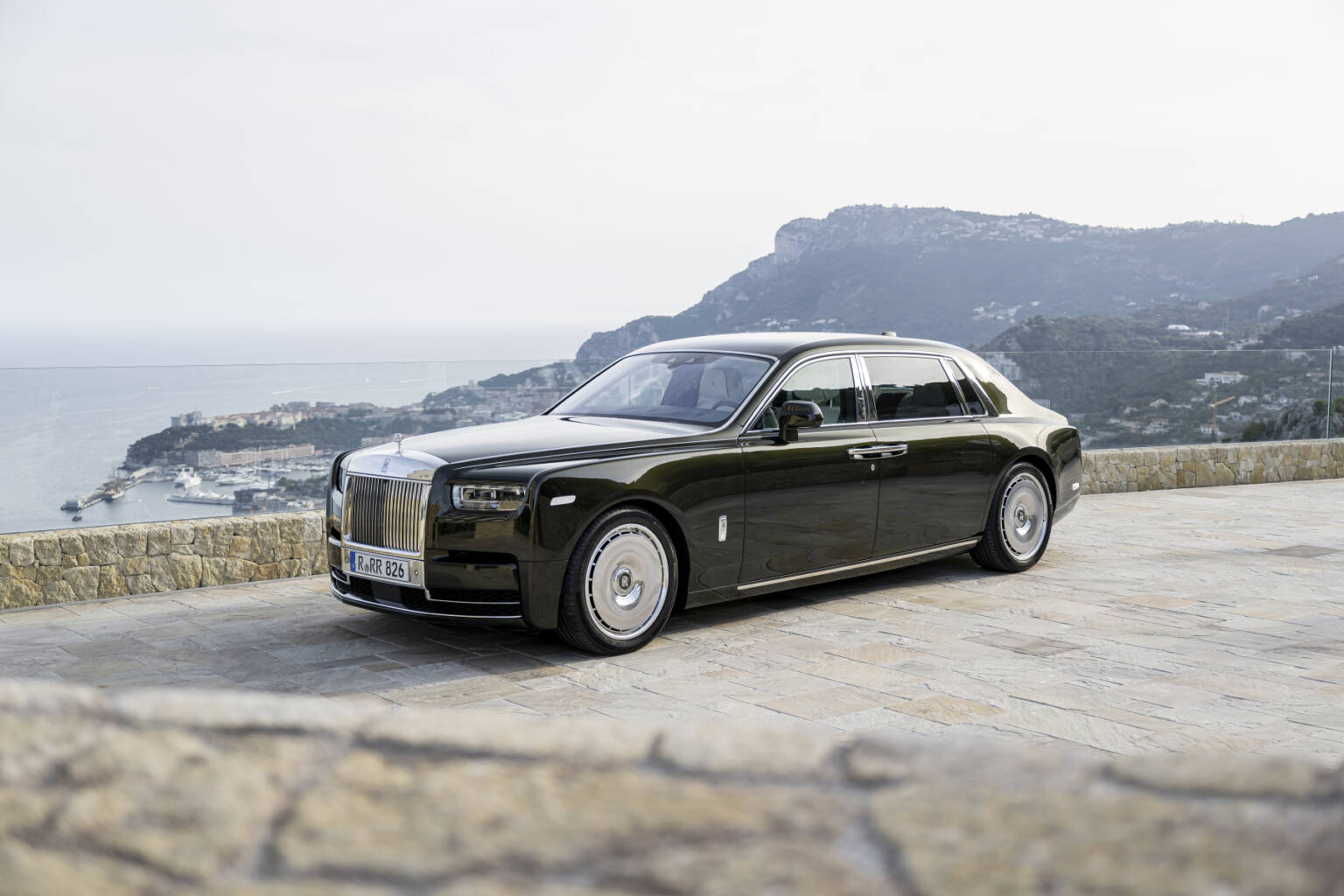 A rendez-vous with the Rolls Royce Phantom - Lux Magazine